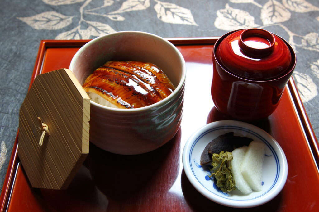 Introducing delicious dishes made with simmered anago from the west ...